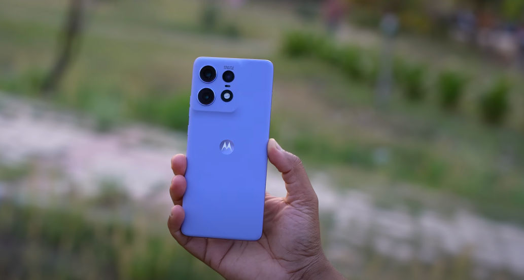 Moto Edge 50 Pro Review - TechWhis
